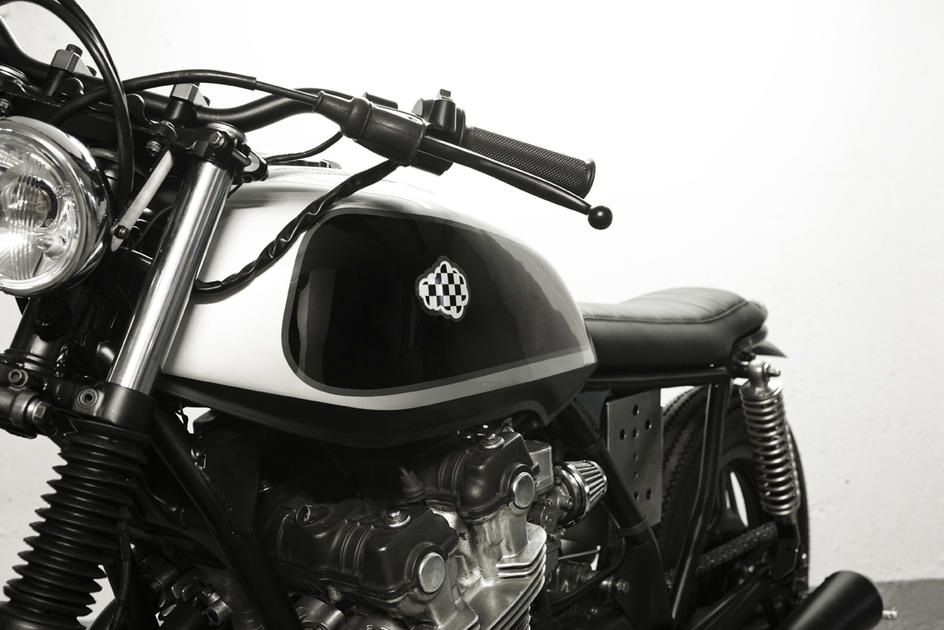 CRD2 Cafe Racer Honda CB750kz por Cafe Racer Dreams - Madrid